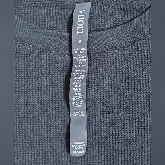 Vuori | Shirts | Vuori Waffle Crew Pullover Casaul Long Sleeve Shirt ...